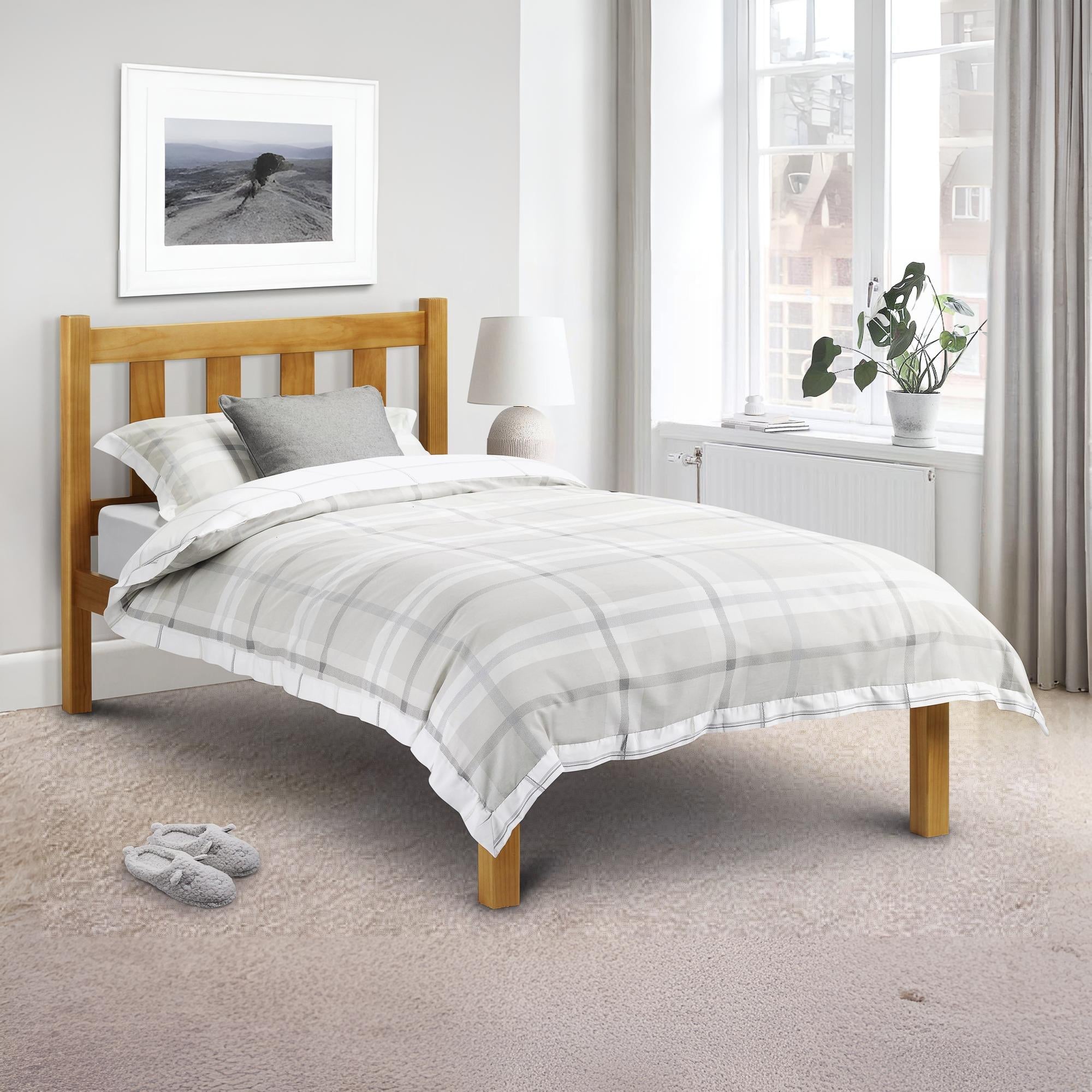 Poppy Bed – Julian Bowen